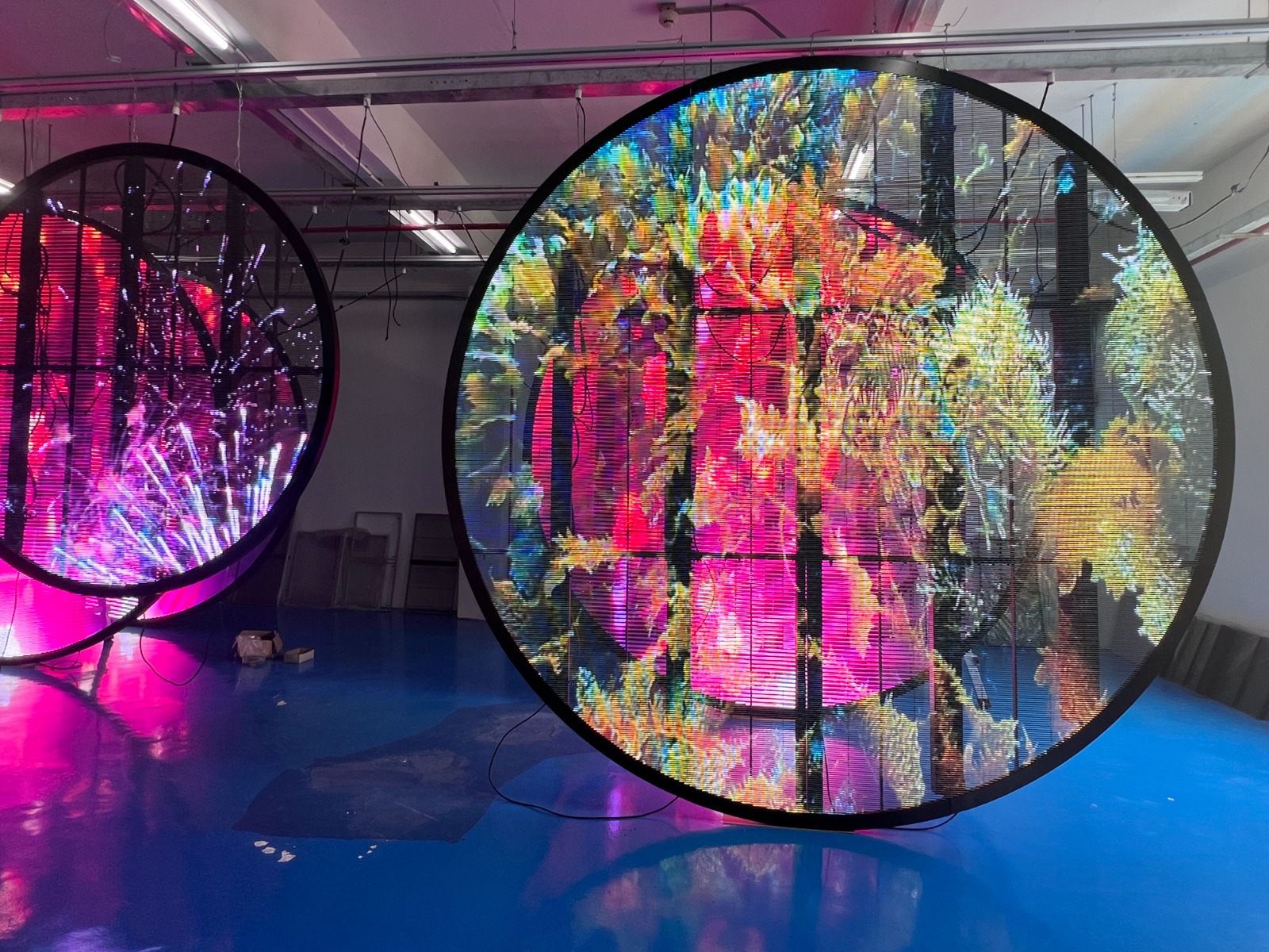 Circular Transparent LED Display – ClearVUE